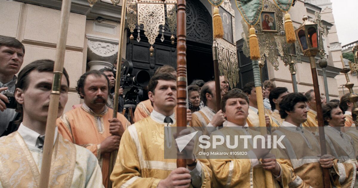 RELIGIOUS PROCESSION BANNERS ICONS | Sputnik Mediabank