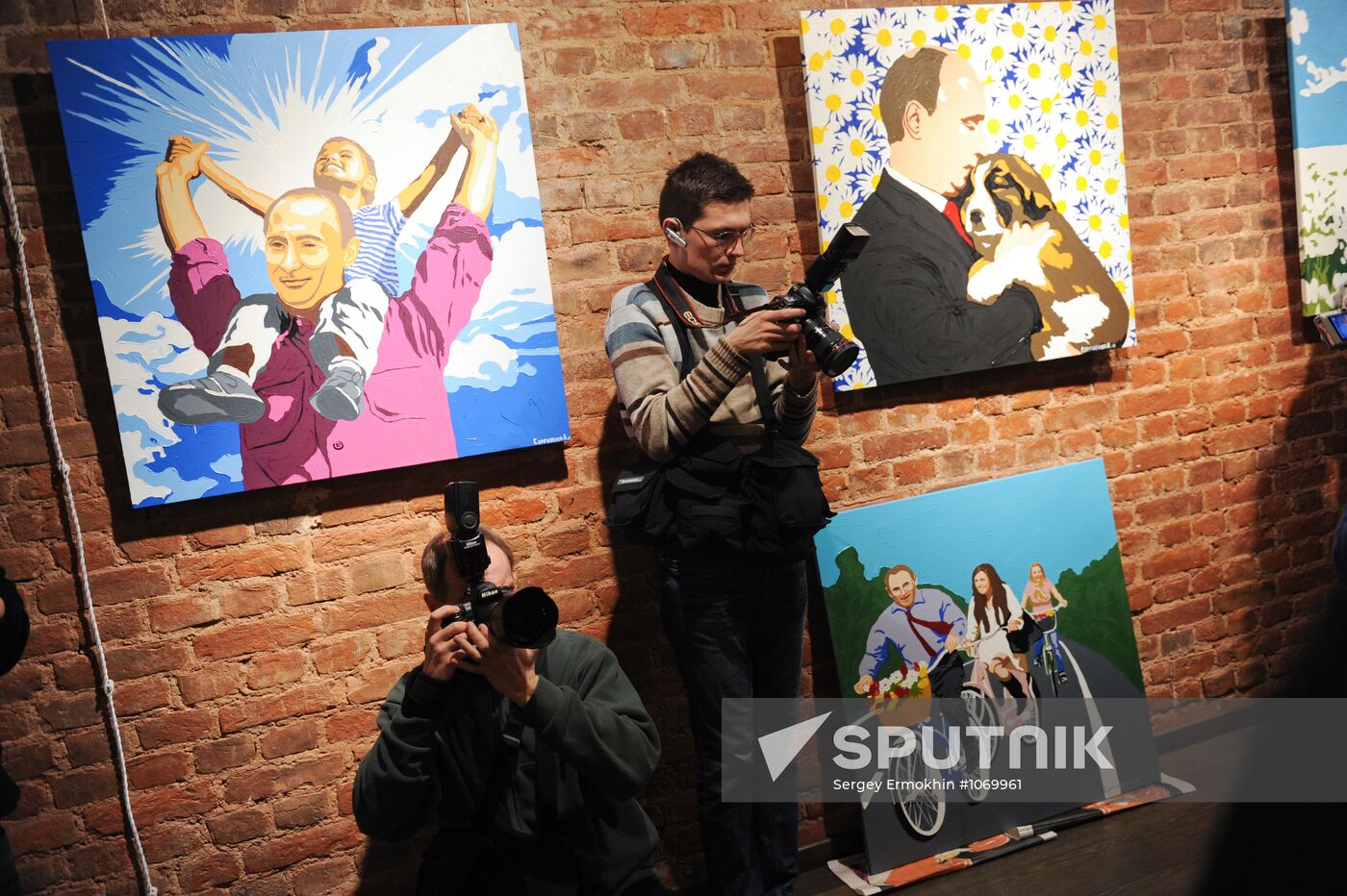 Exhibition of works devoted to V. Putin opens in St. Petersburg ...