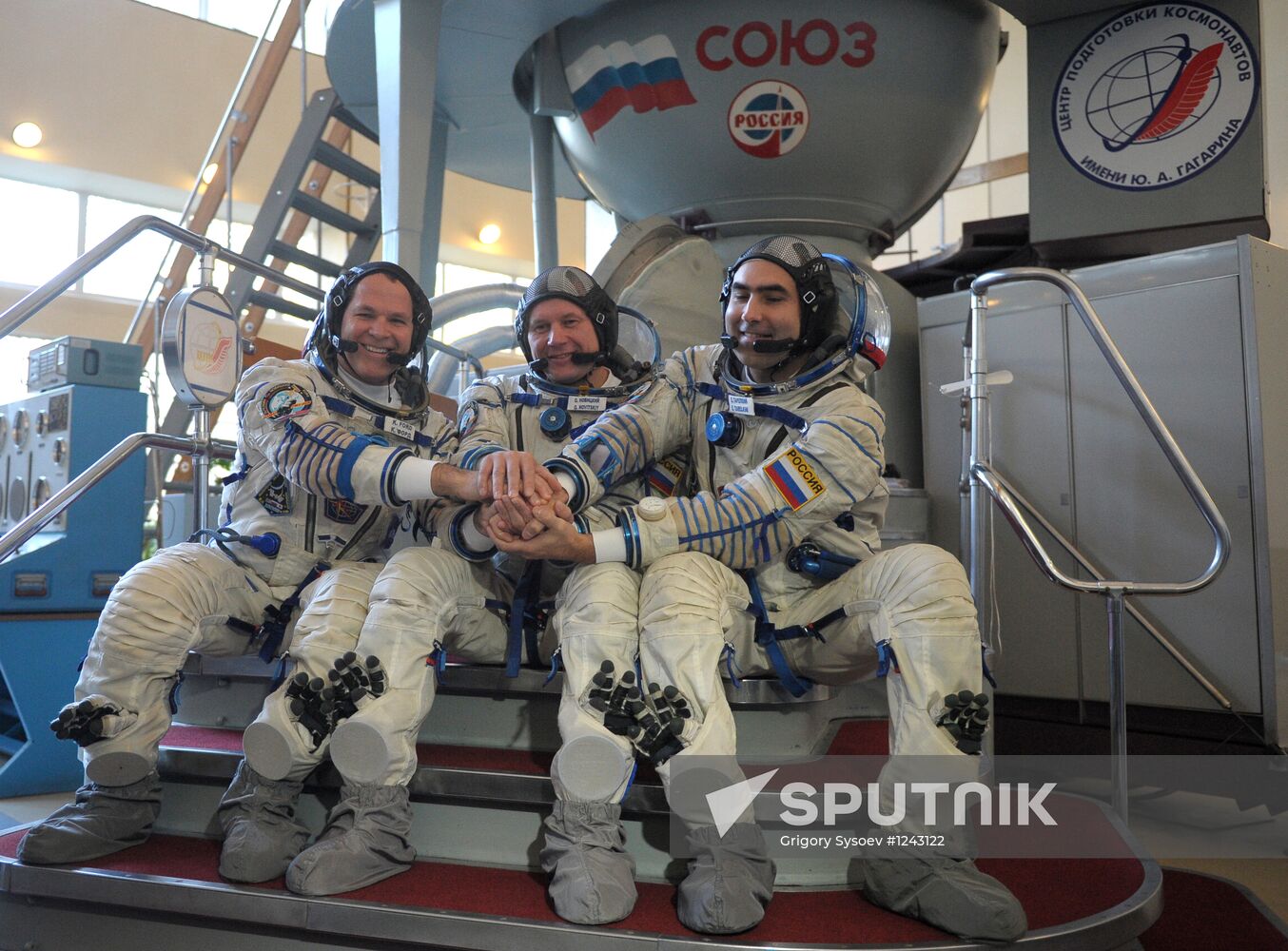 Complex training of ISS-33/34 basic crew | Sputnik Mediabank