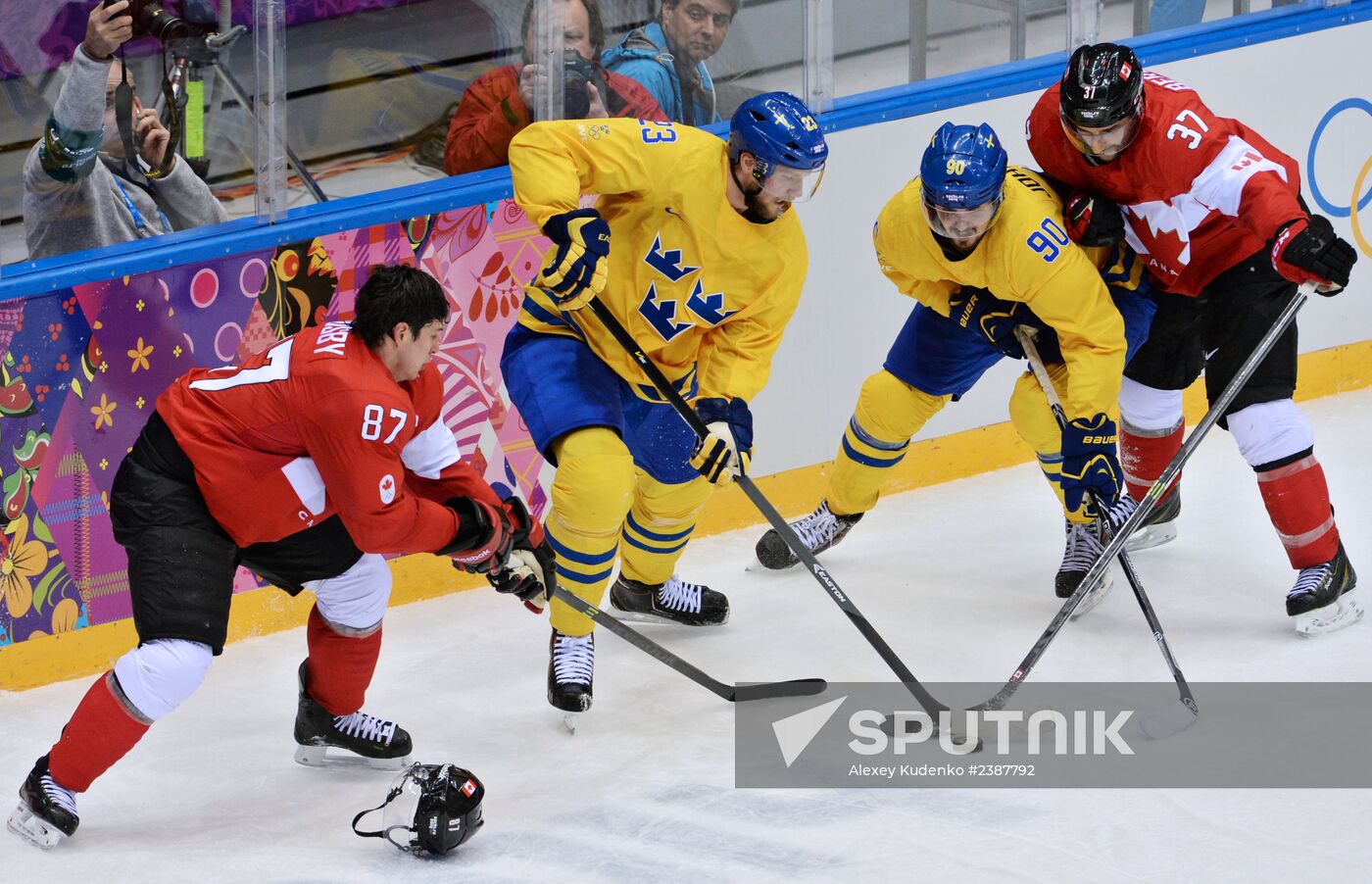 2014 Winter Olympics. Ice hockey. Men. Sweden vs. Canada. Finals ...