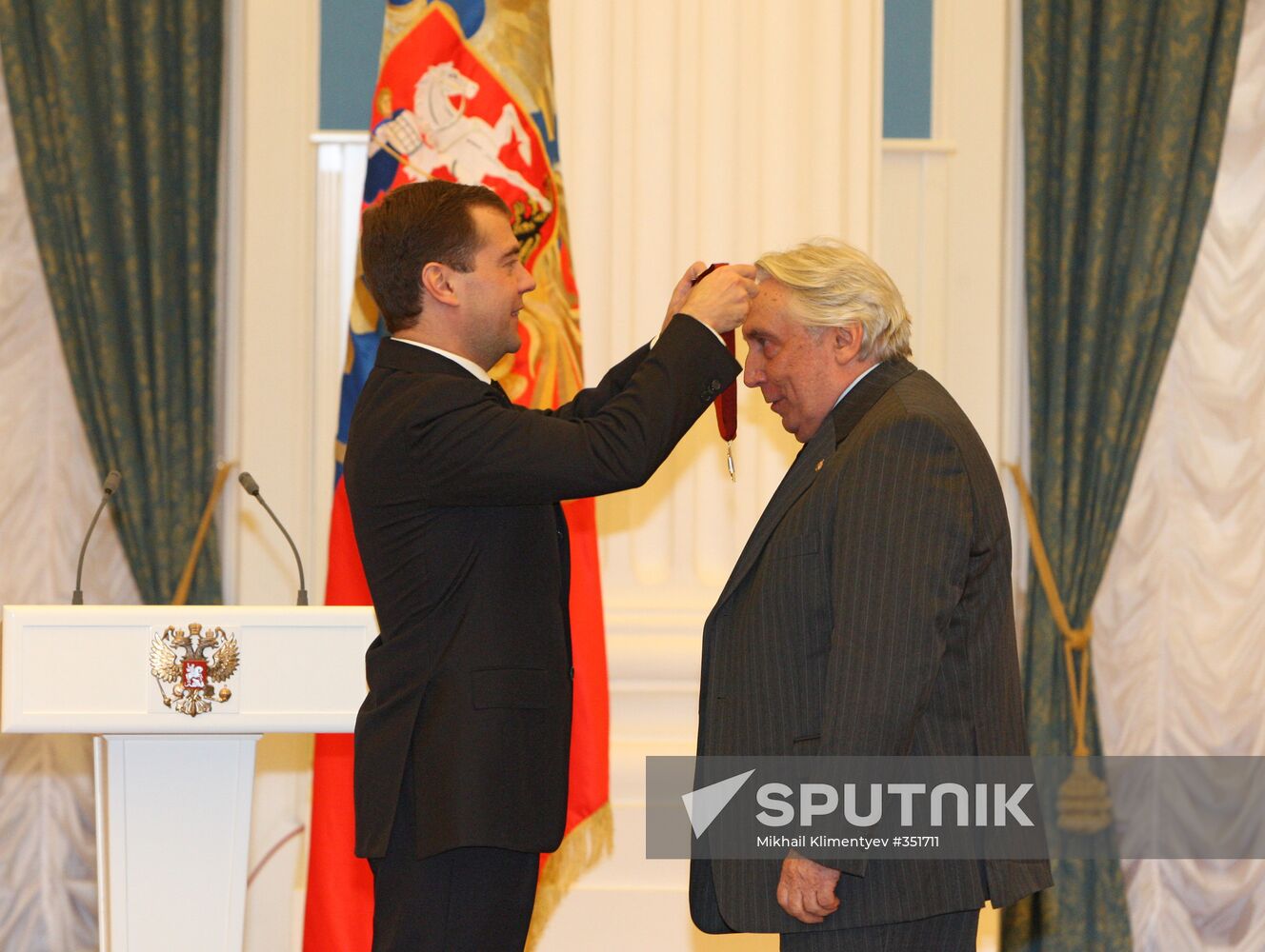 Russian President Dmitry Medvedev hands out state awards | Sputnik ...