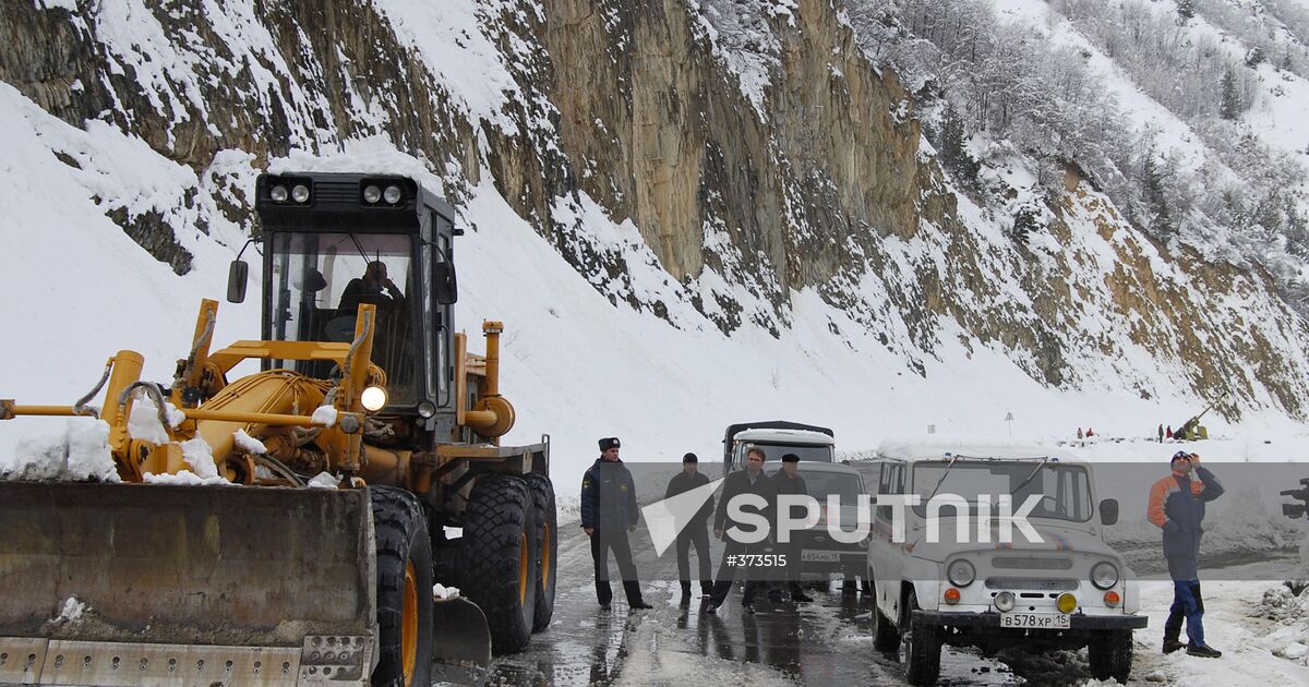 Avalanche danger on Transcaucasian Highway | Sputnik Mediabank