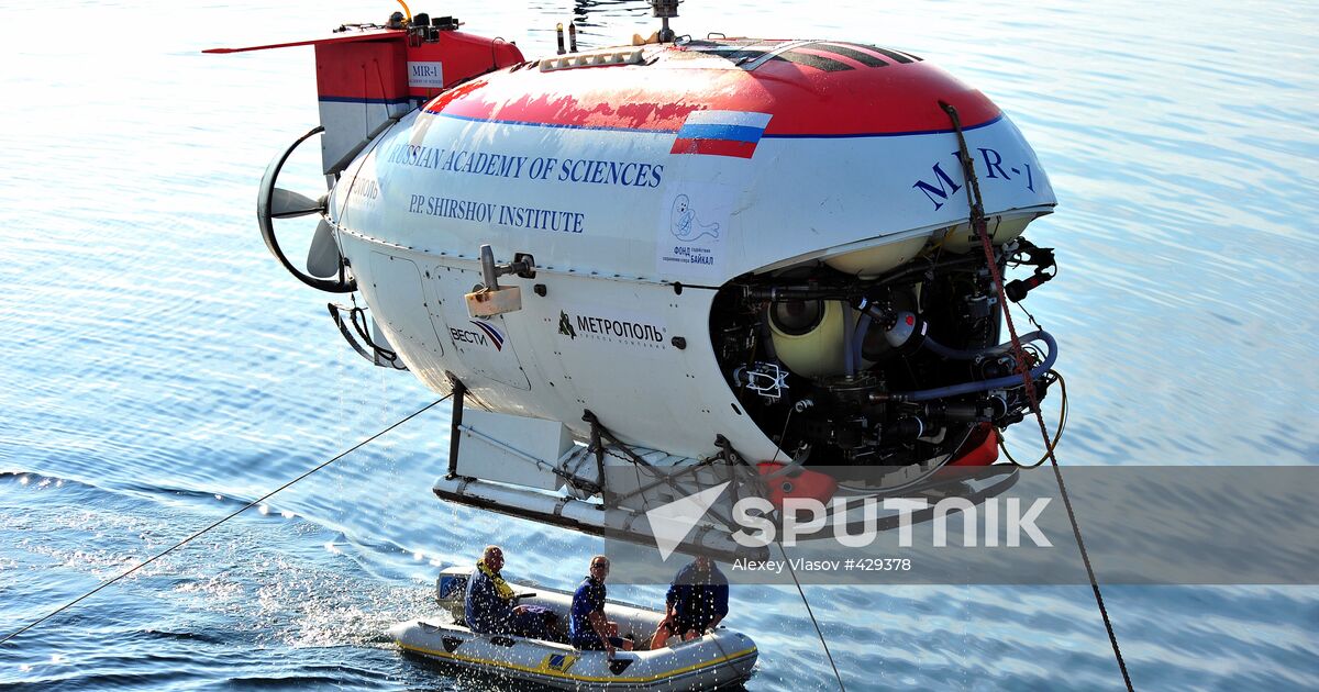 Mir-1 and Mir-2 submersibles on Lake Baikal | Sputnik Mediabank Mir-1 and Mir-2 submersibles on Lake Baikal | Sputnik Mediabank