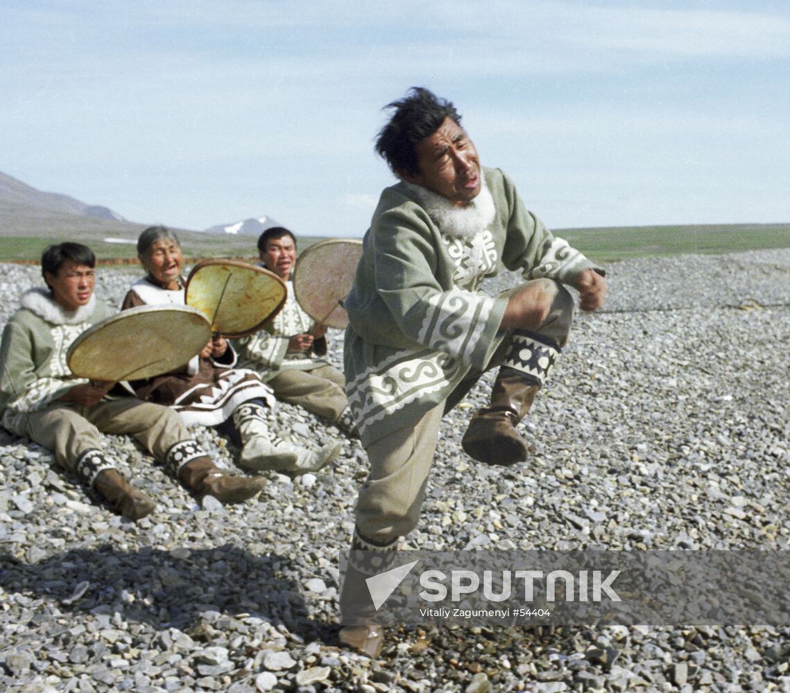 ESKIMO DANCE | Sputnik Mediabank