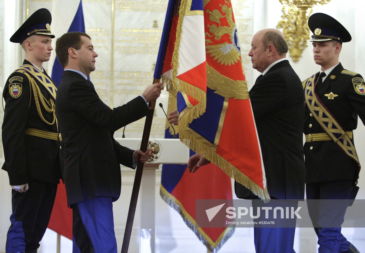 Dmitry Medvedev gives FIS, personal colors to Mikhail Fradkov | Sputnik ...