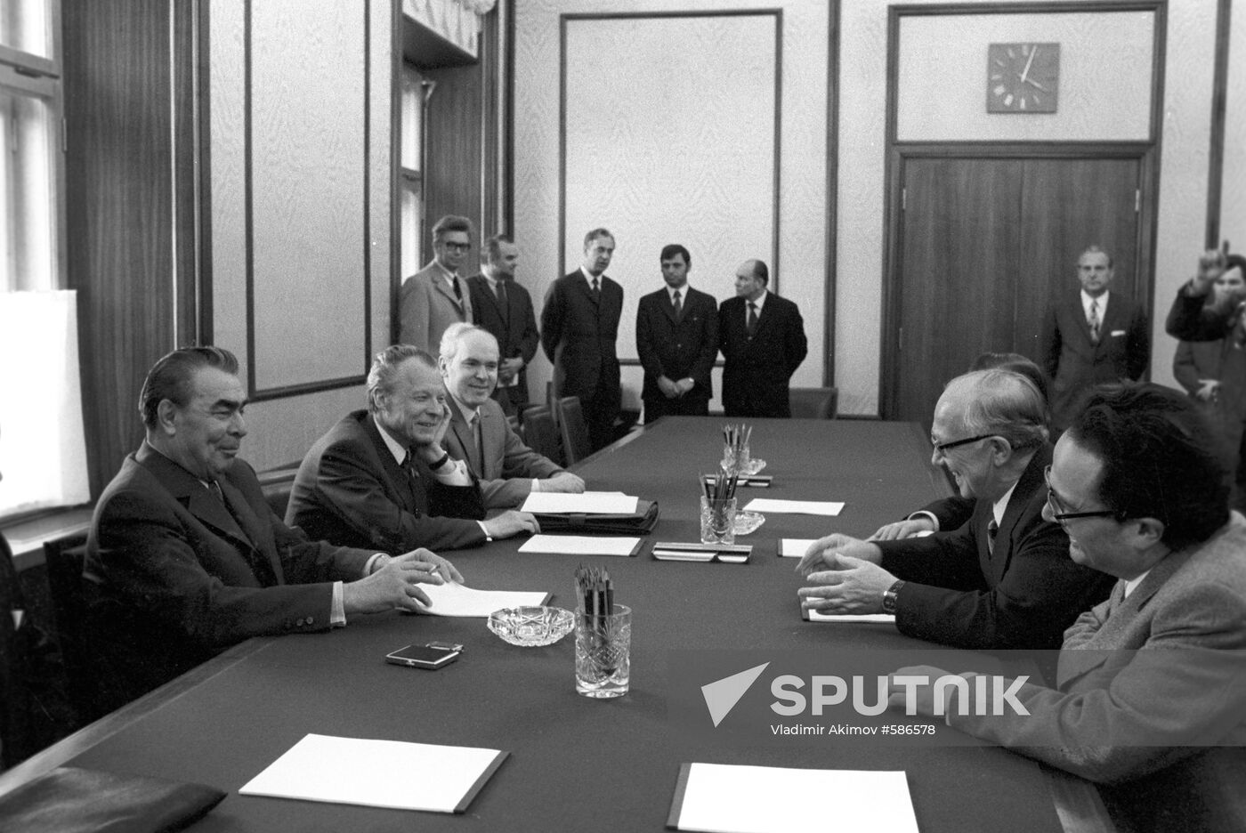Leonid Brezhnev and Horst Sindermann | Sputnik Mediabank