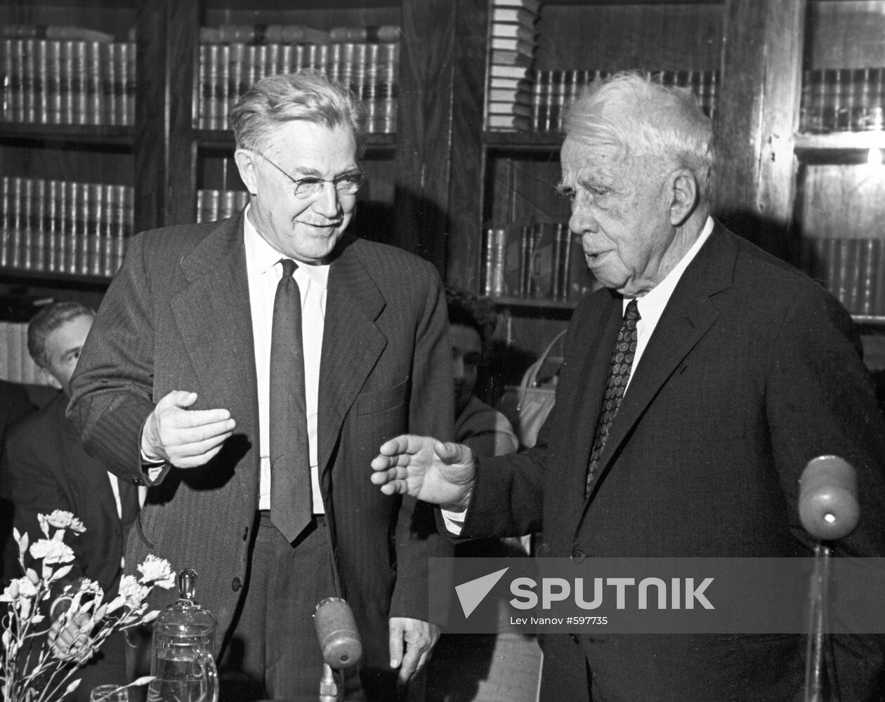 U.S. poet Robert Lee Frost in Moscow | Sputnik Mediabank