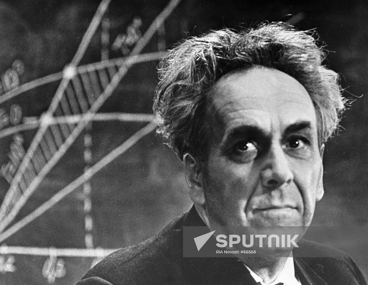 GOING INTO A THUNDERSTORM PLYATT | Sputnik Mediabank