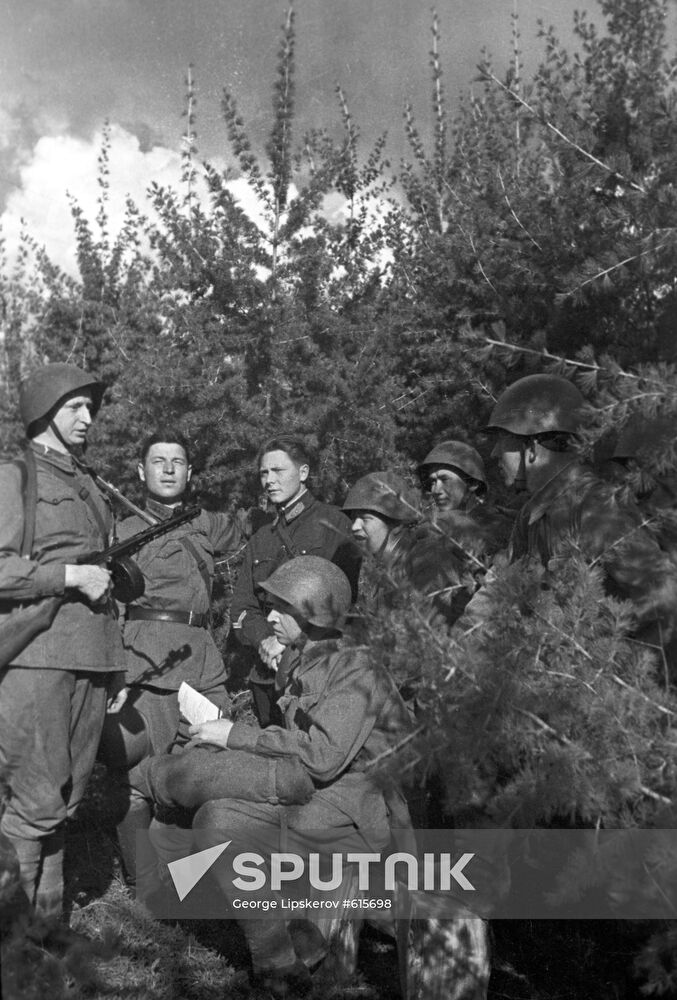 Admission of soldiers to the Communist Party | Sputnik Mediabank