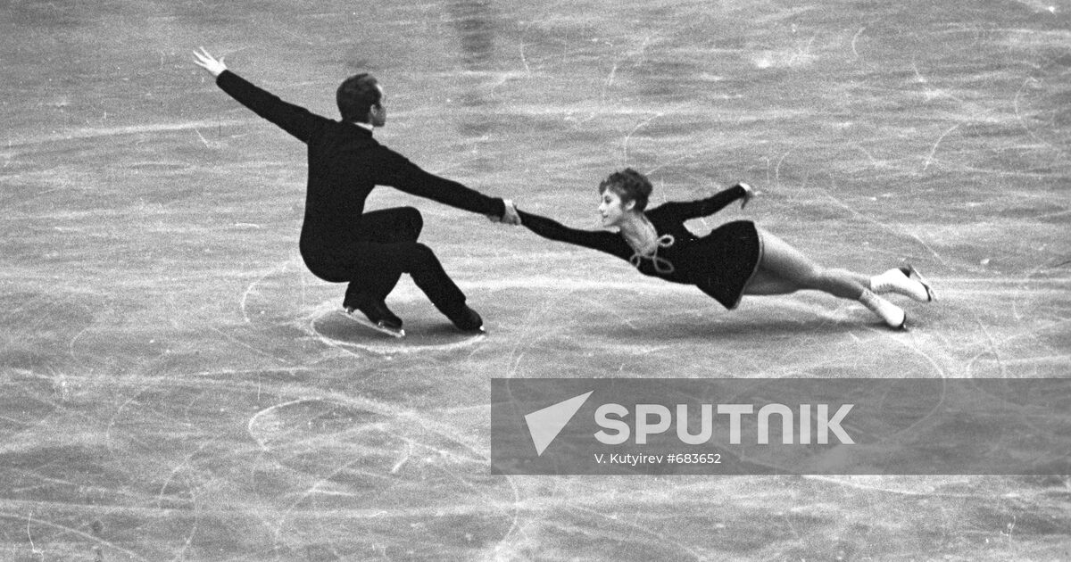 Figure Skaters Ludmila Smirnova and Alexey Ulanov | Sputnik Mediabank
