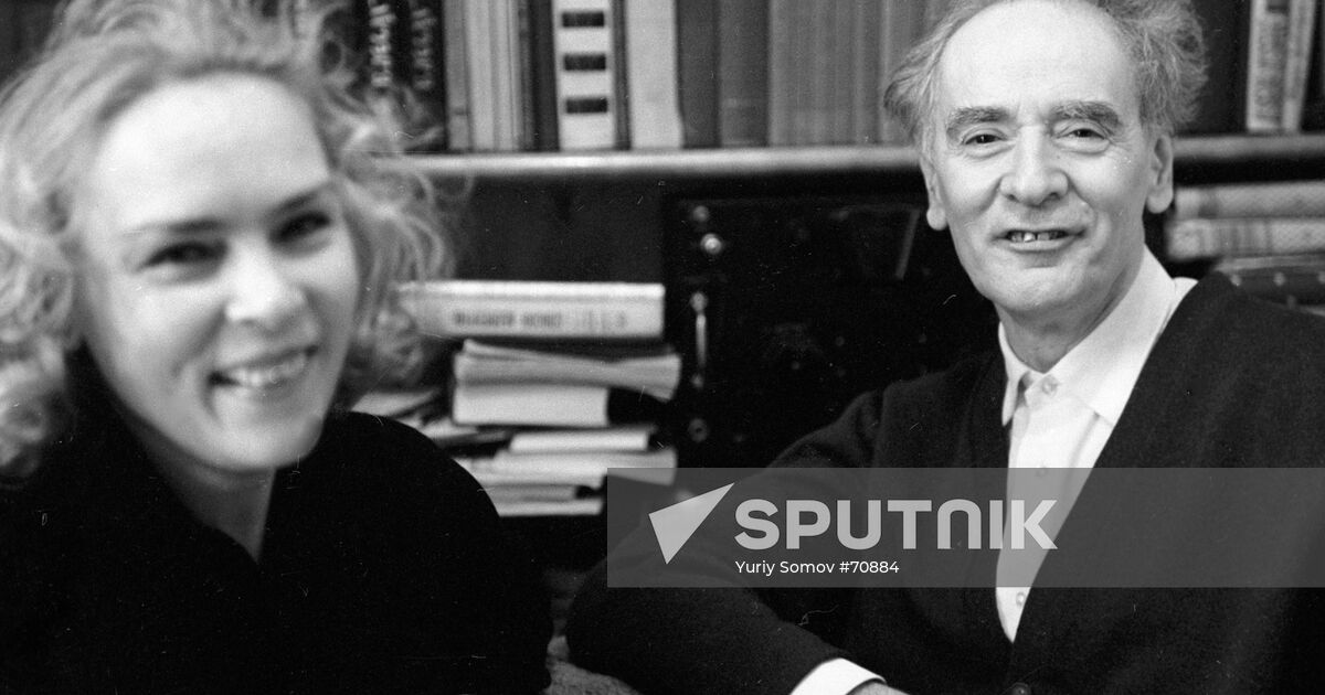 LANDAU ACADEMICIAN WIFE | Sputnik Mediabank