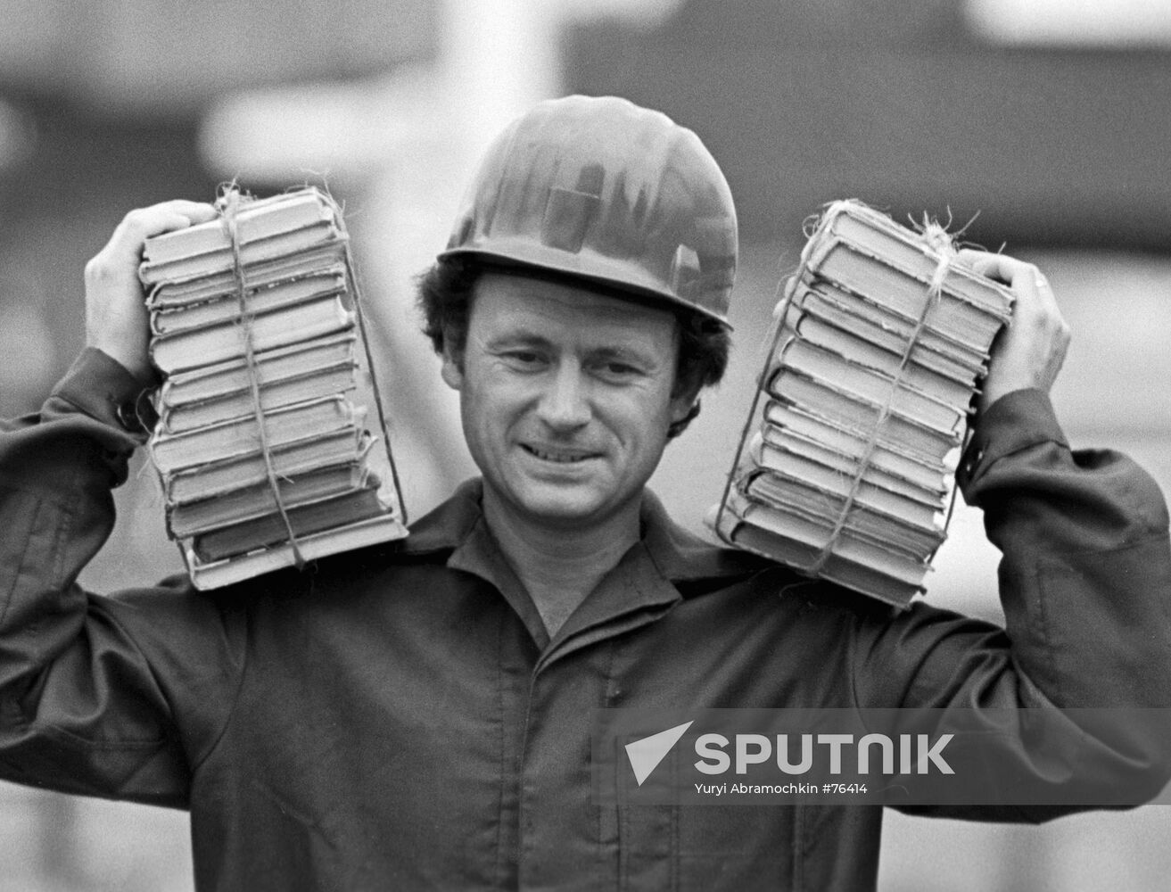 STEVEDORE | Sputnik Mediabank