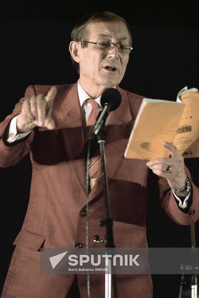 YEVTUSHENKO | Sputnik Mediabank