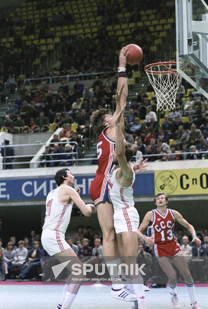 Basketball semifinals, USSR vs. Poland | Sputnik Mediabank
