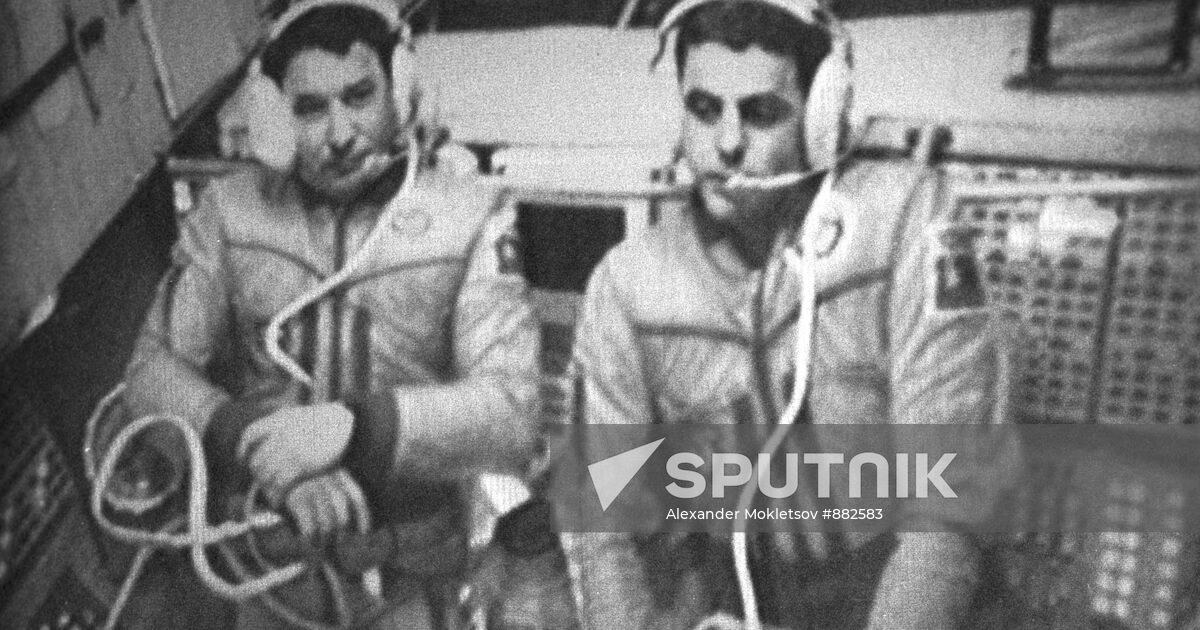 Cosmonauts Leonid Kizim and Vladimir Solovyev | Sputnik Mediabank