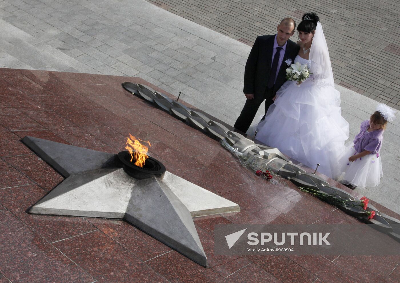 Vladivostok's Eternal Flame lit up again | Sputnik Mediabank