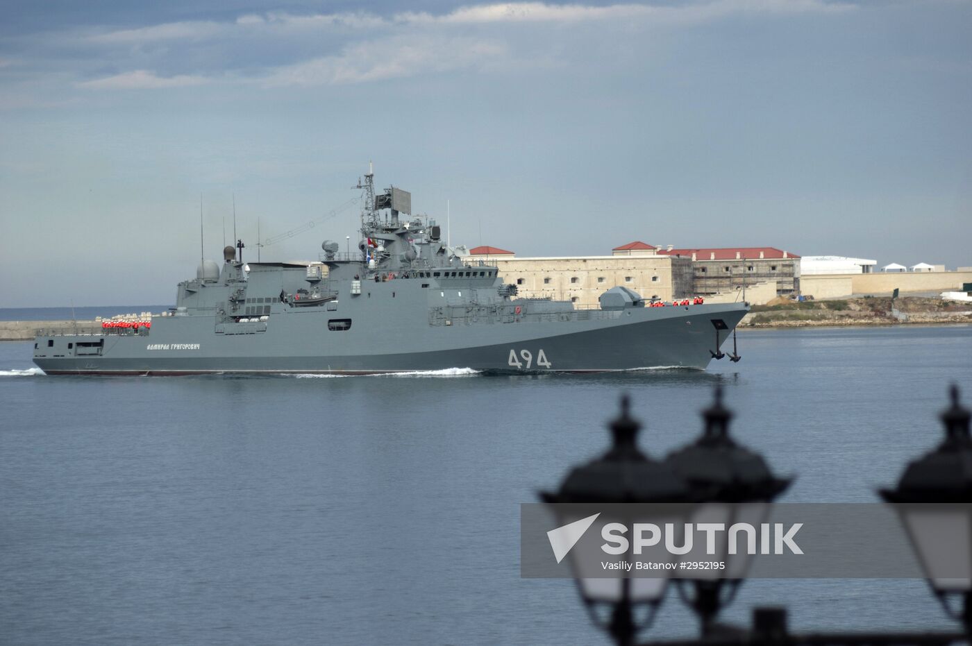 The Admiral Grigorovich patrol vessel arrives at the Sevastopol port ...