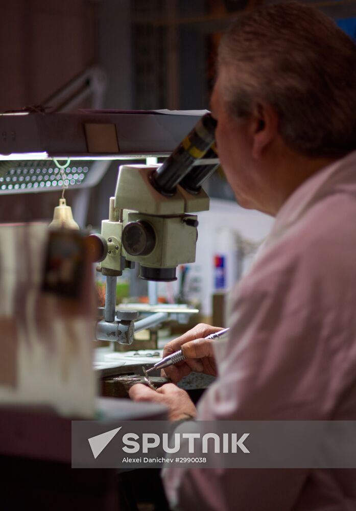Russian Gems jewelry factory in Saint Petersburg | Sputnik Mediabank