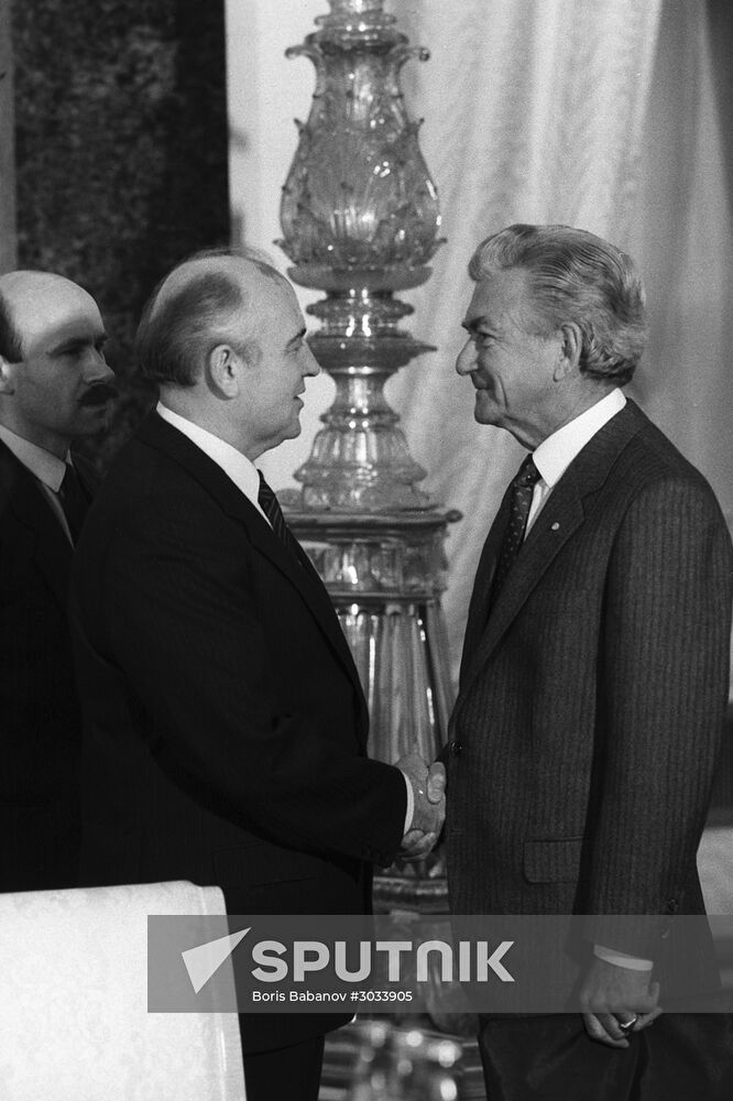 Australian Prime Minister Bob Hawke's visit to Soviet Union | Sputnik ...
