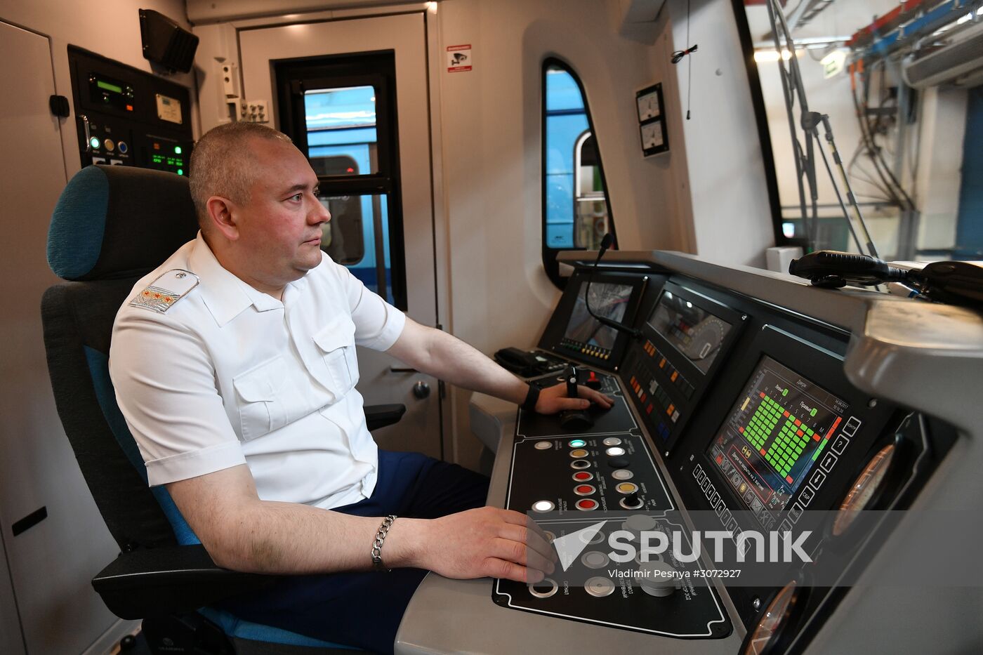 New Moskva trains begin transit on Line Seven | Sputnik Mediabank