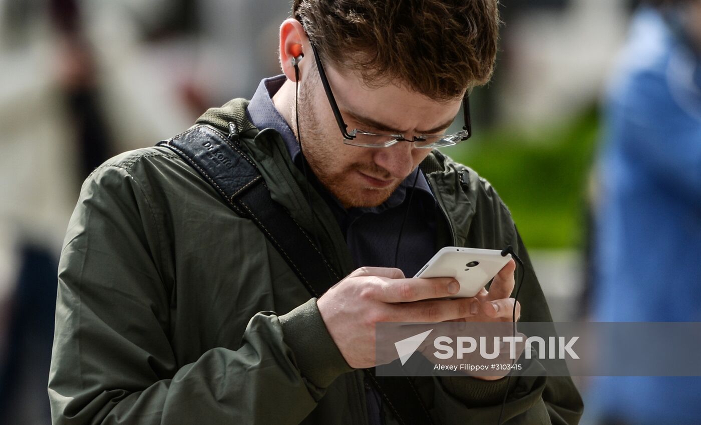 MegaFon and Beeline mobile networks | Sputnik Mediabank