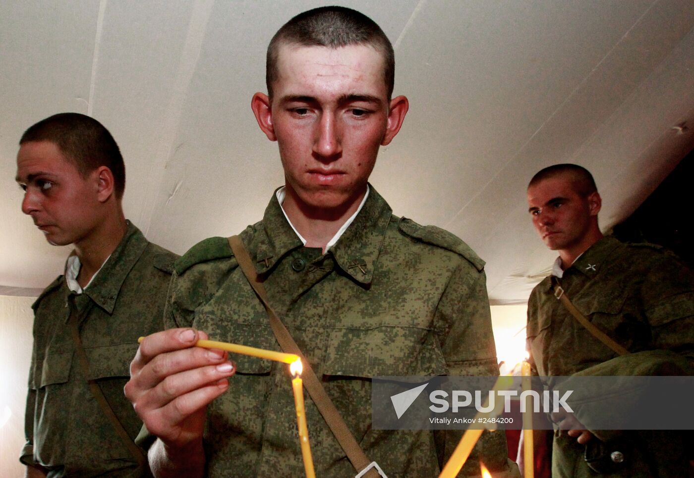 Consecrating makeshift church at fire-range of Sergeuevsky Training ...