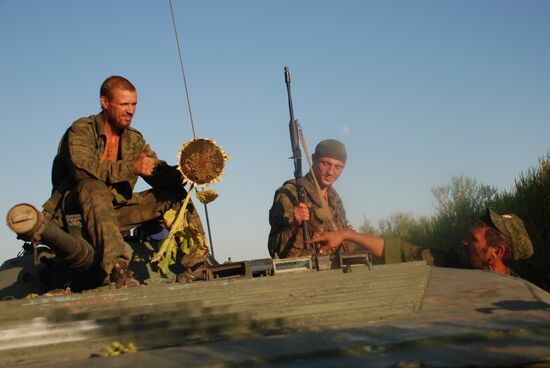 Soldiers of 1st Slavic Brigade of DPR Militia in position near contact ...
