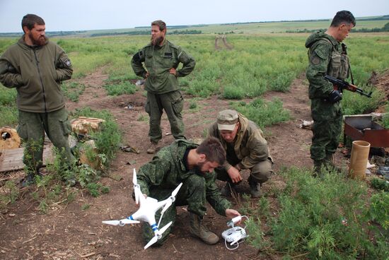 Soldiers of 1st Slavic Brigade of DPR Militia in position near contact ...