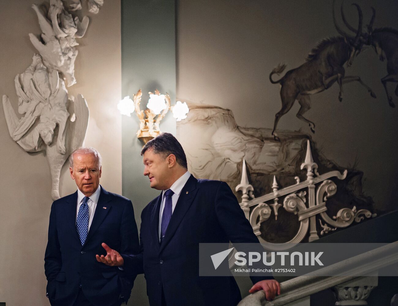 Ukrainian President Petro Poroshenko meets with Vice President of the ...