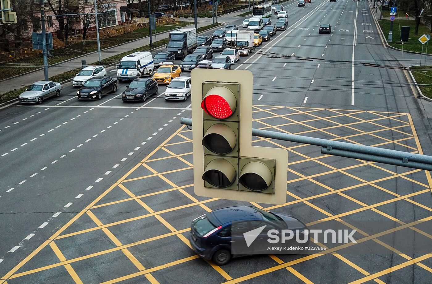 New yellow box markings at intersections in Moscow | Sputnik Mediabank