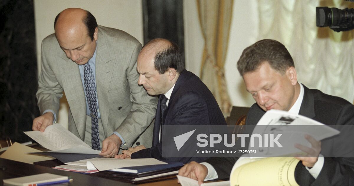 Russian President chairs Kremlin meeting with Government members ...