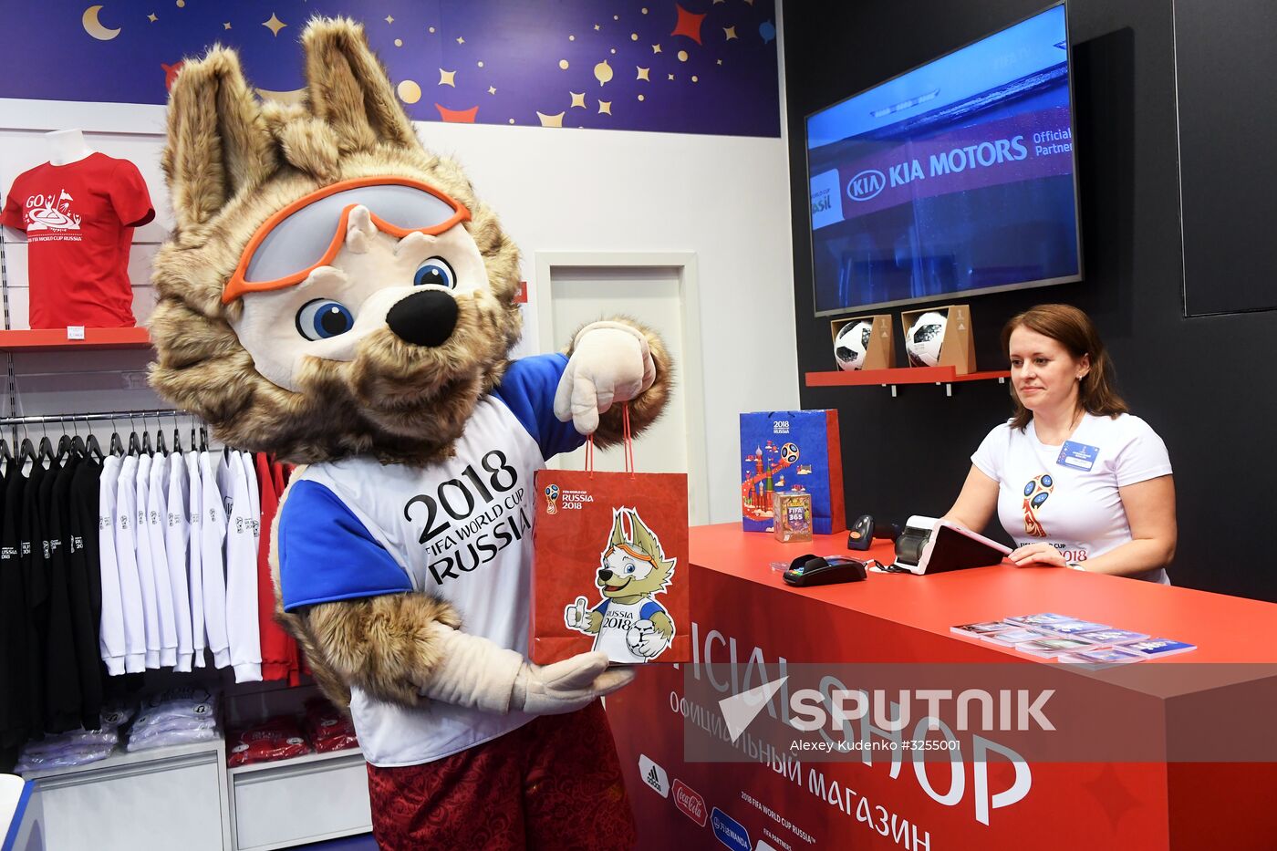 Official 2018 FIFA World Cup souvenirs store opens in Moscow | Sputnik ...