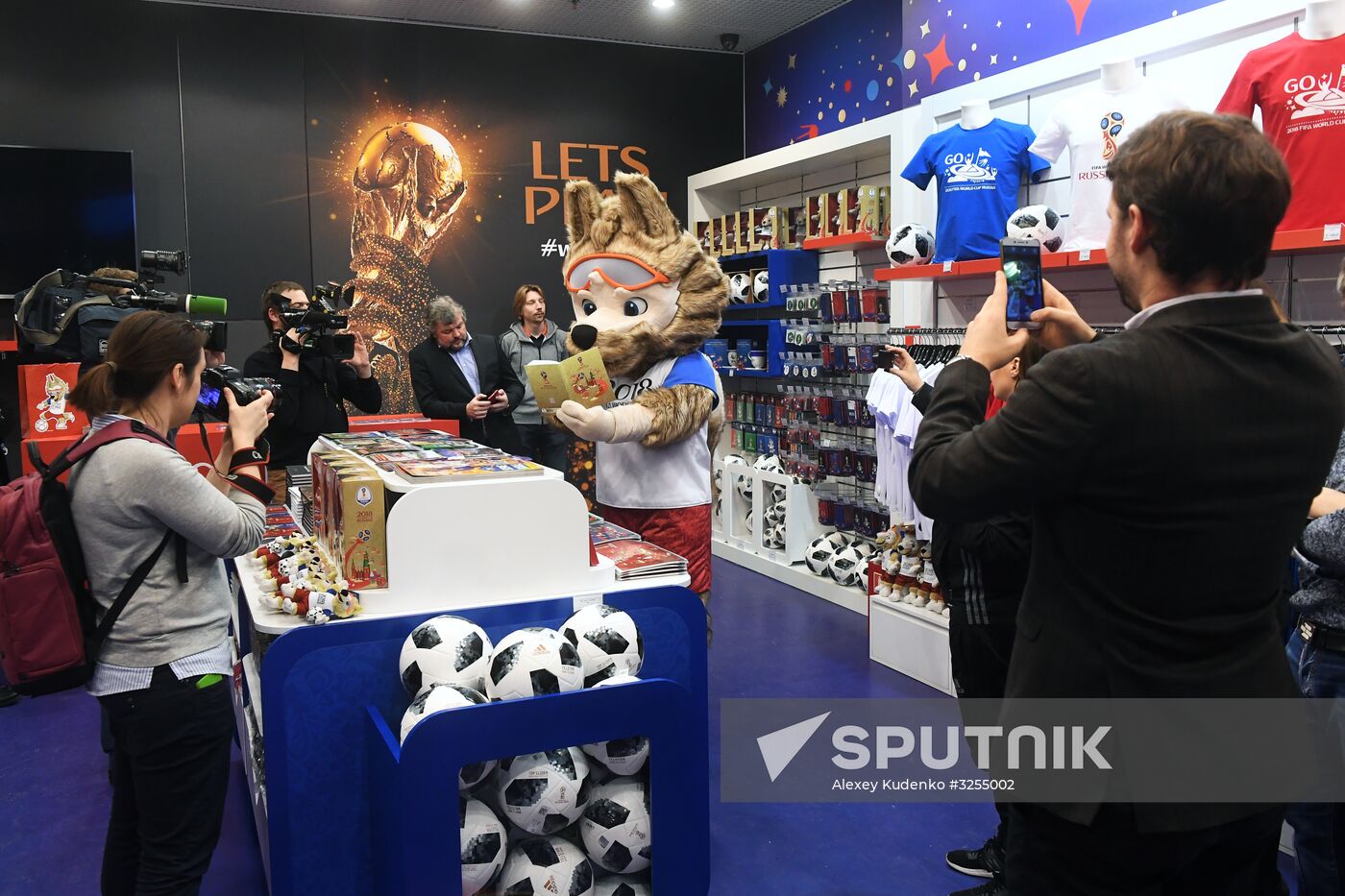 Official 2018 FIFA World Cup souvenirs store opens in Moscow | Sputnik ...