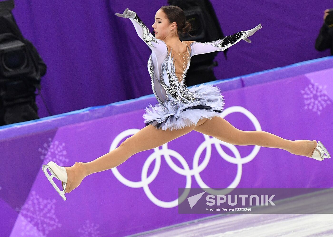 2018 Winter Olympics. Figure skating. Women. Short program | Sputnik ...