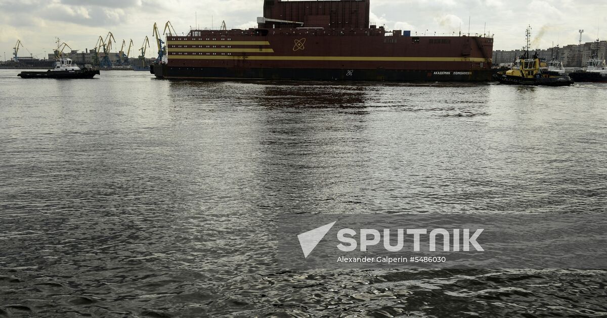 Floating nuclear plant departs from St. Petersburg | Sputnik Mediabank