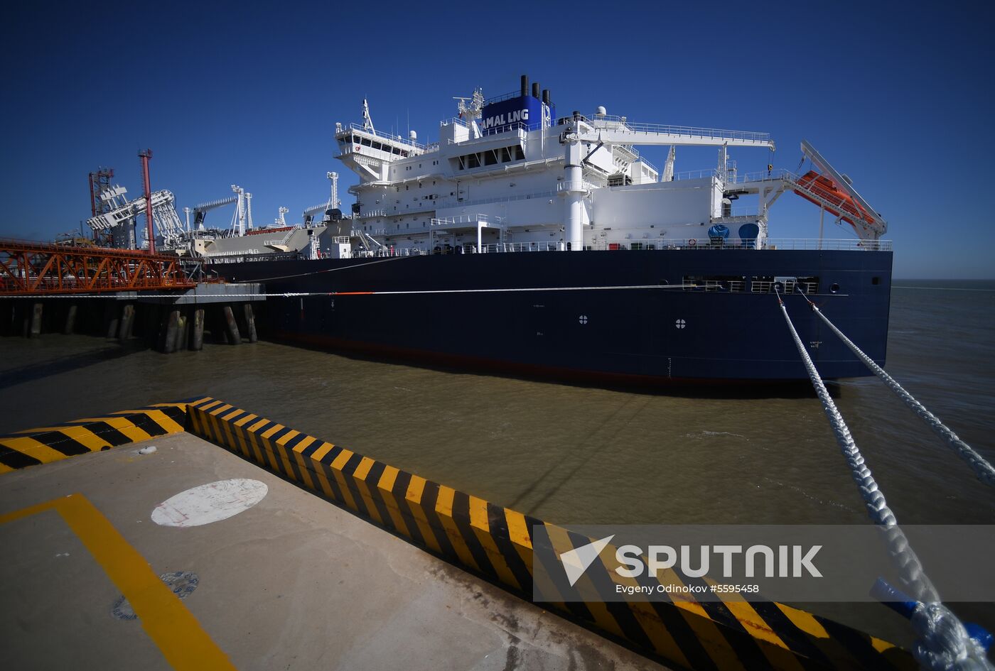 Two LNG carriers of Yamal LNG project arrive in China | Sputnik Mediabank