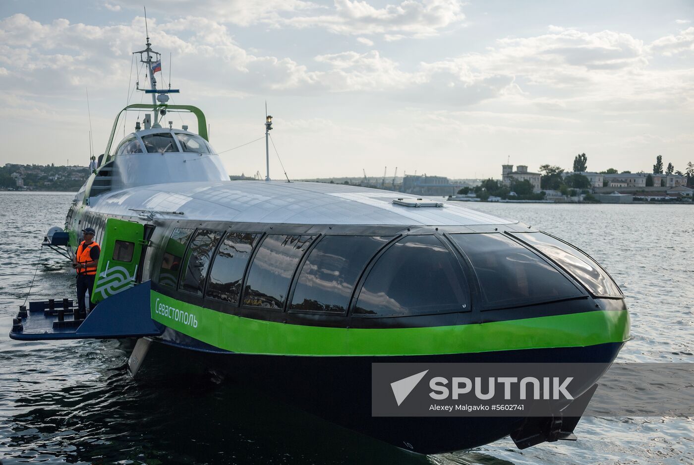 Kometa 120M high-speed boat performs maiden voyage | Sputnik Mediabank