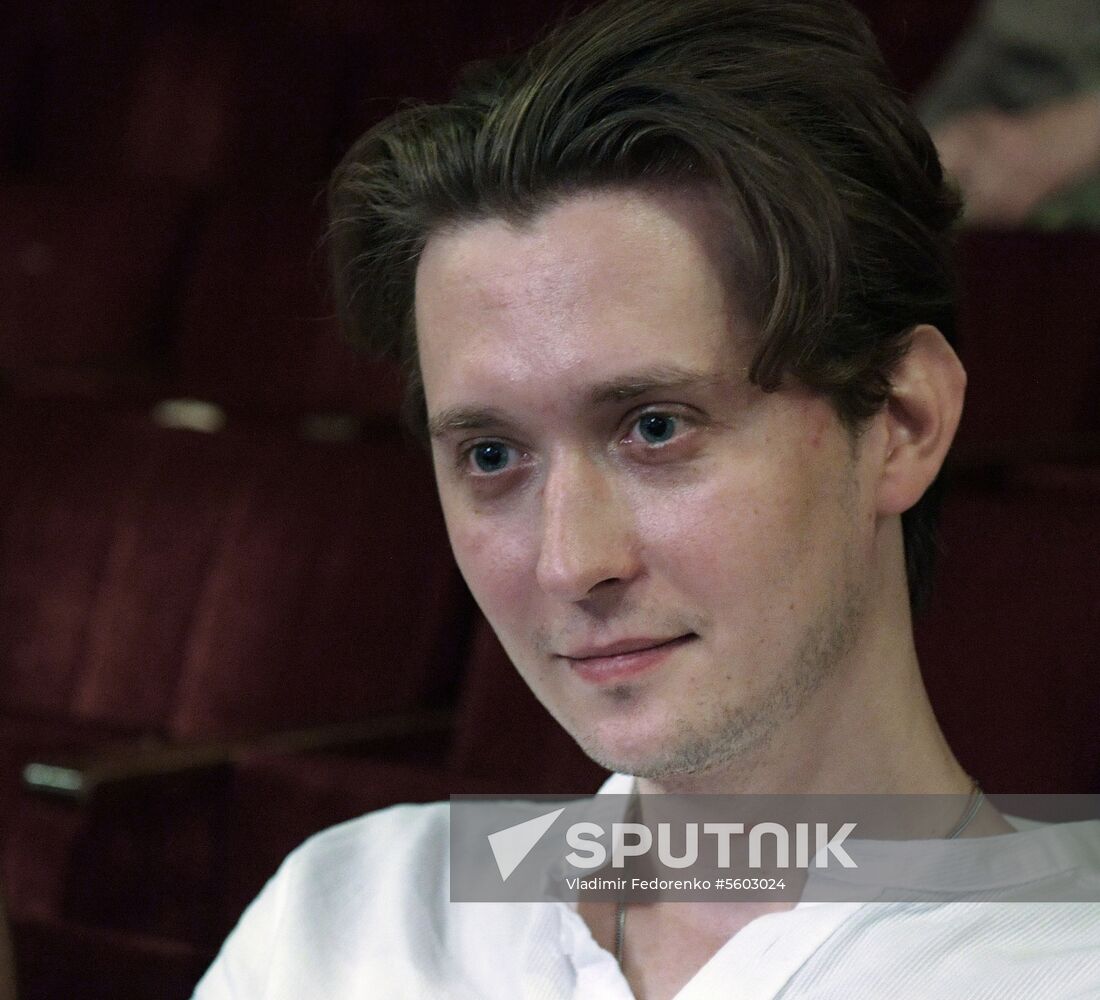 Meeting of Malaya Bronnaya Theatre's company | Sputnik Mediabank