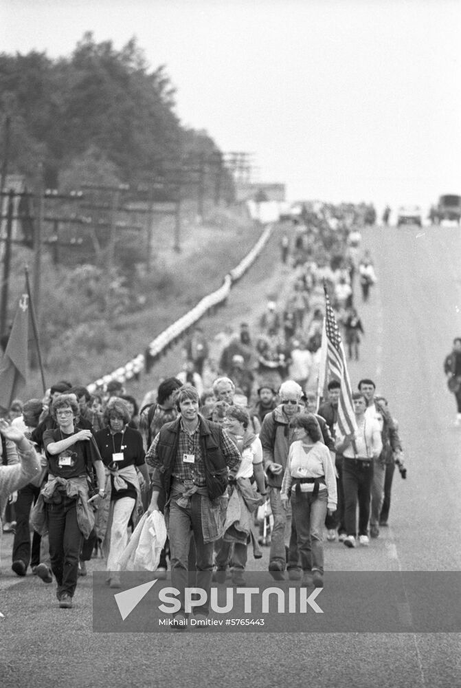 Soviet-American Peace Walk | Sputnik Mediabank