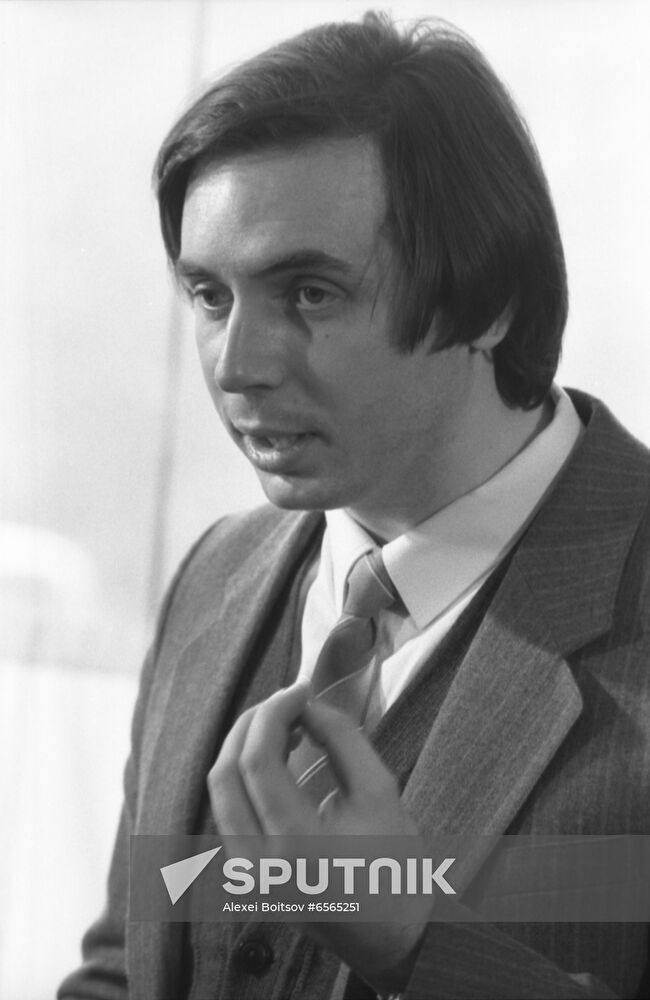 Psychic Nikolai Levashov's Traditional Medicine Foundation | Sputnik ...