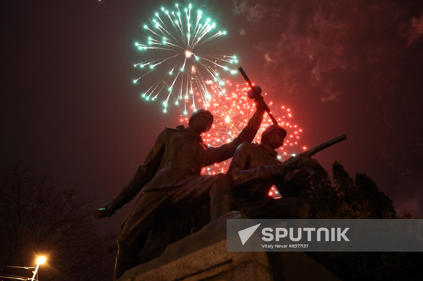 Russia Fatherland Defender Day Fireworks | Sputnik Mediabank