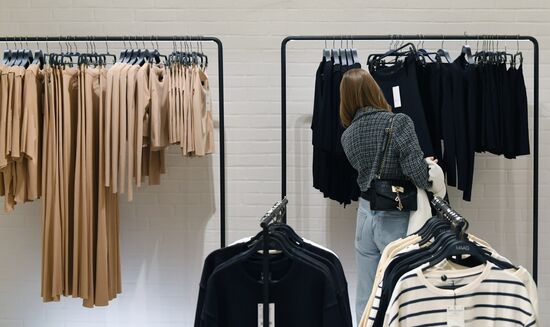 Russia Rebranded Clothing Stores | Sputnik Mediabank